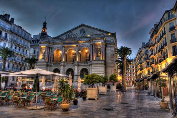 Tolone guida: informazioni e consigli