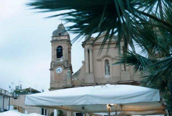Terrasini, le più belle escursioni in barca e guida al borgo siciliano ...